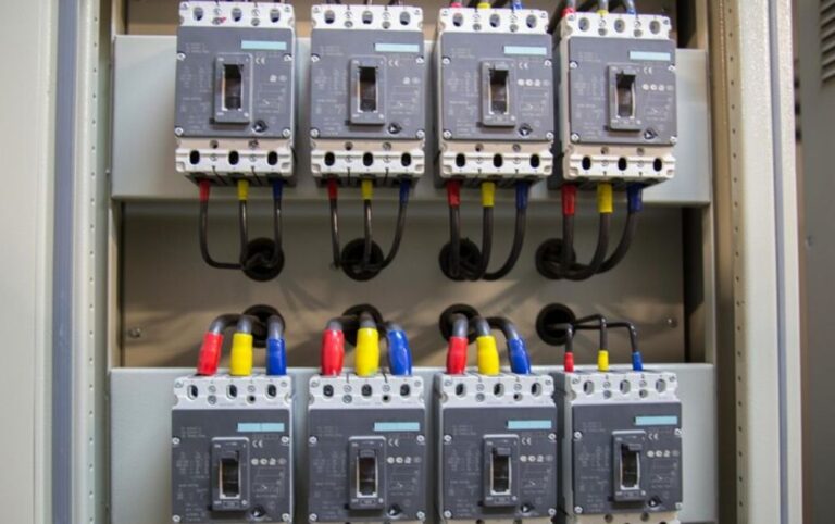 What are the different types of Electrical Switchgear used in power ...